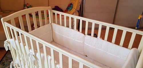 Детская кроватка с рождения