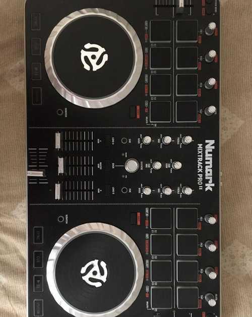 Dj контролер Numark