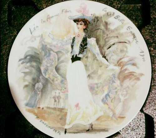 Настенные тарелки "Женщины века" Limoges Франция