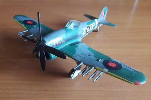 Модель самолета Hawker Typhoon 1:72