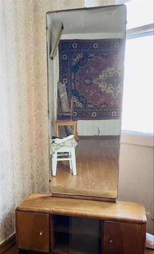 Туалетный столик с зеркалом старинный