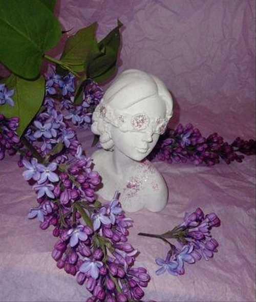 Гипсовая статуэтка голова девушки цветы