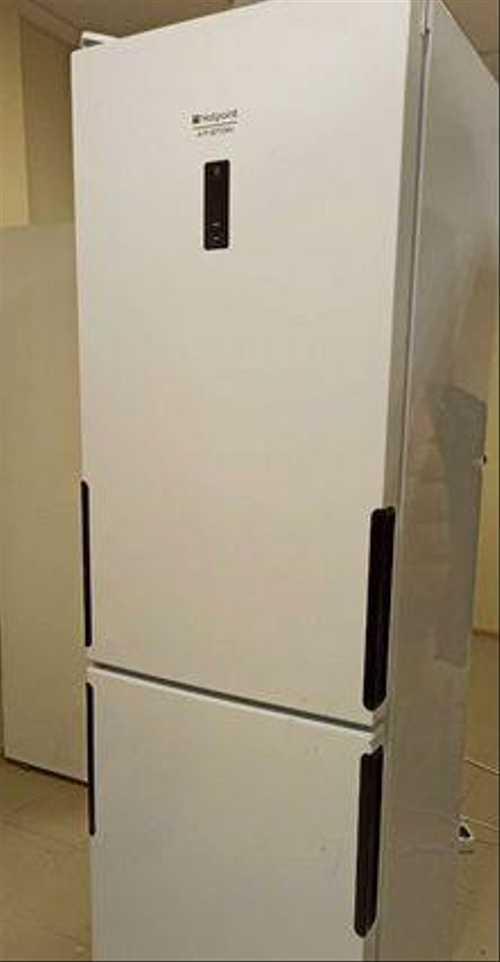 Холодильник Hot Point Ariston total NO frost