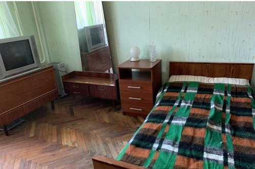 Мебель времен СССР (кровать, трюмо, тумба, шифонье