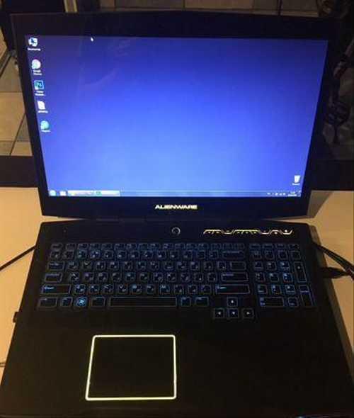 Dell Alienware M17X (i7, 16gb, AMD 2gb)