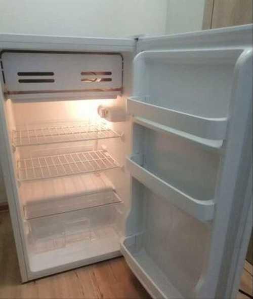 Холодильник компактный dexp в идеальном состоянии