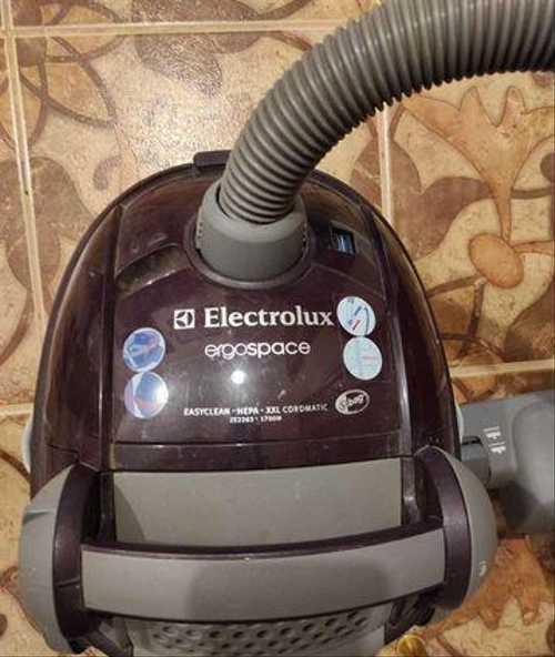 Пылесос Electrolux Ergocpace 1700w