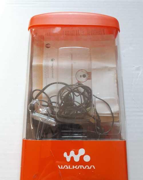Коробка и аксессуары от Sony Ericsson W800i