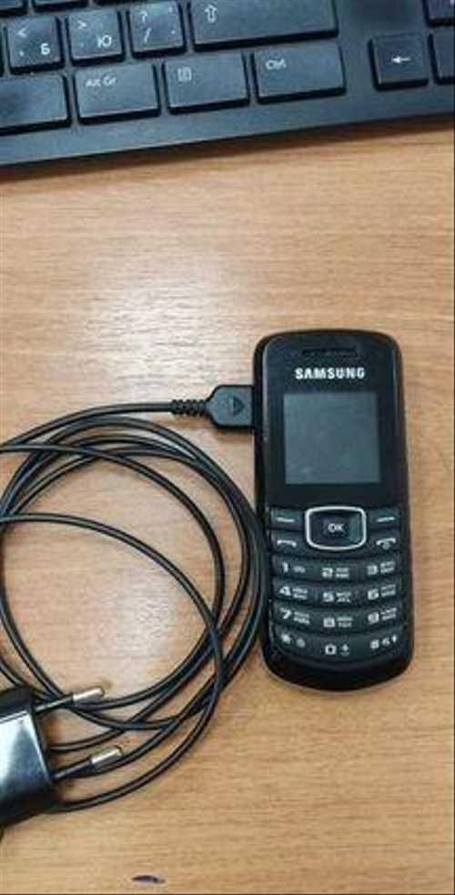 Телефон Samsung Gt-e1080w