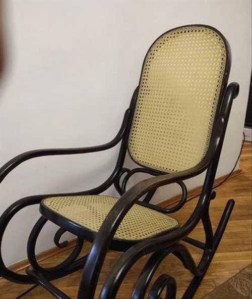 Кресло качалка из гнутого массива бука