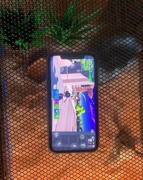 iPhone 11, 64 гб, с Fortnite
