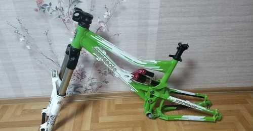 Фреймсет mongoose knyber elite + Rockshox Totem