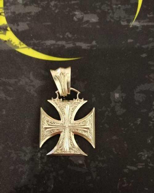 Мальтийский крест серьга