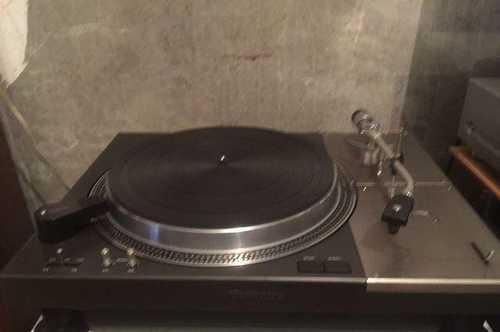 Technics SL - 1100 (220v); Shure M - 3D