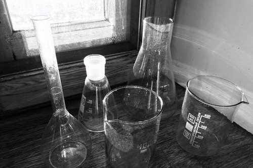Лабораторная посуда колбы (стекло)