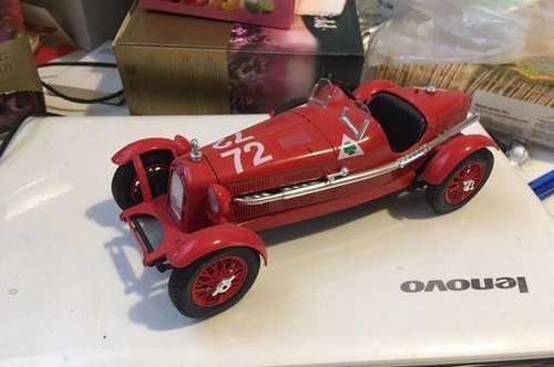 Alfa Romeo 8C Monza 1:18 Bburago