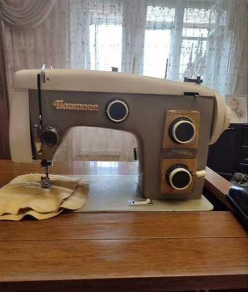 Продаётся швейная машинка