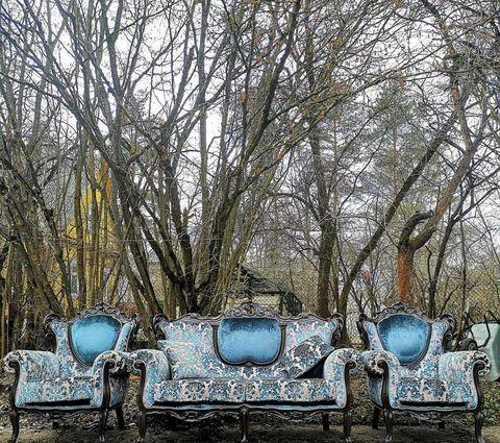 Гарнитур резной рококо диван два кресла