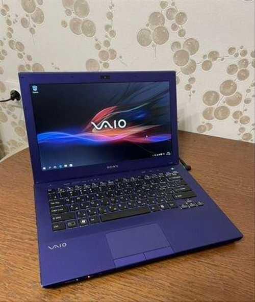 Яркий ультрабук Sony Vaio SVS13 Core i3/4/500/1gb