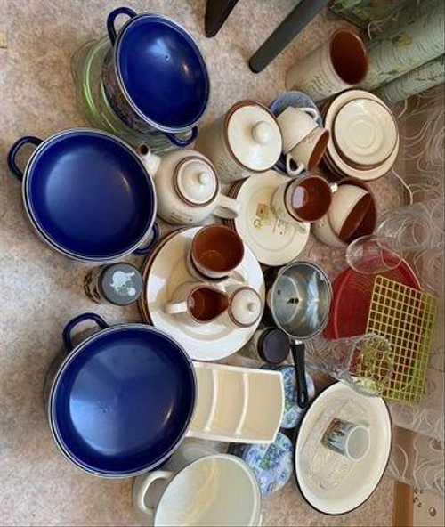 Набор посуды керамика и кастрюли и разное 56 предм