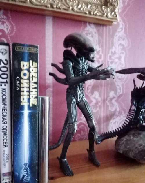 Neca aliens