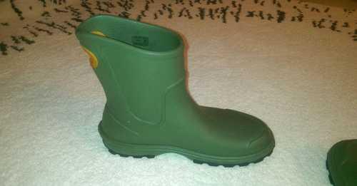 Сапоги резиновые.Сапоги Wellie Rain Boot crocs