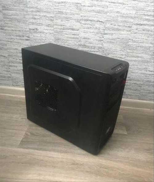 Игровой системный блок с монитором