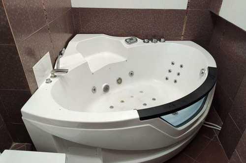 Гидромассажная ванна джакузи