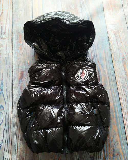 Стильная жилетка утеплённая Moncler