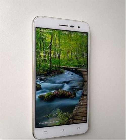 Телефон Asus ZenFone 3 ze520kl
