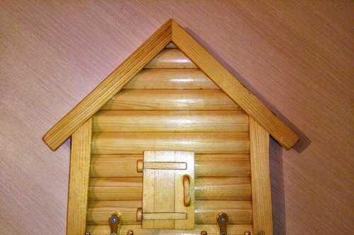 Ключница настенная деревянная домик