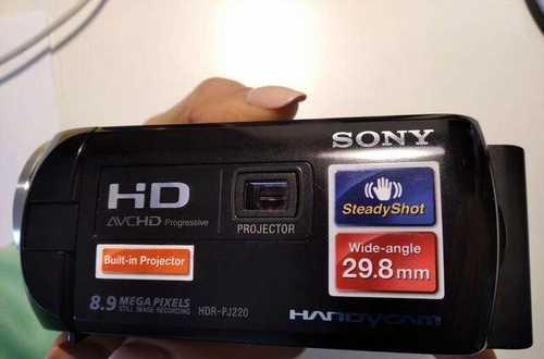 Видеокамера Sony HDR PJ220E черный