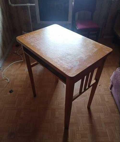 Старинный столик