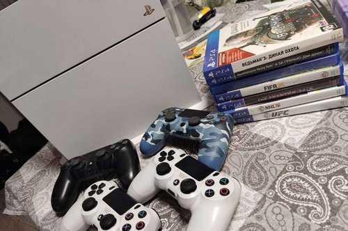 Sony PlayStation 4 (PS4) + 4 джоя + 7 игр
