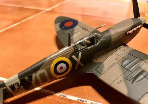 Diecast модель Amercom 1:72 Spitfire Mk Vb