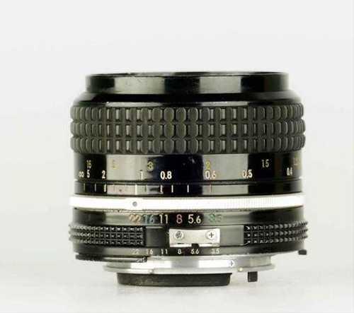 Nikon 28mm f/3.5 Ai Nikkor