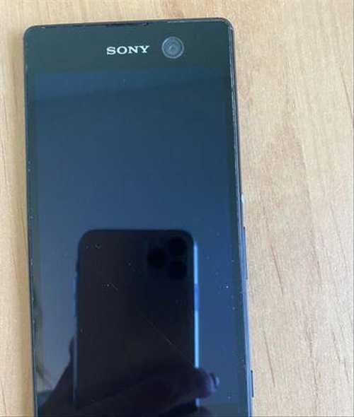 Телефон Sony Xperia M5