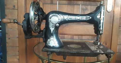 Старинная швейная машинка Silberberg