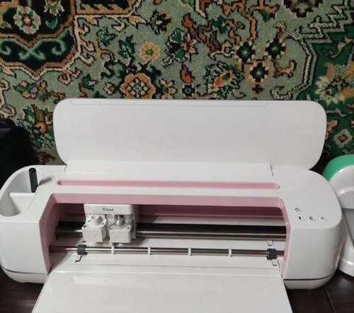 Плоттер Cricut Maker для скрапбукинга и рукоделия