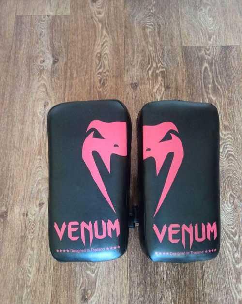 Пэды Venum Giant Black/Red (пара) DNN