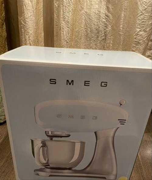 Планетарный миксер Smeg SMF02creu