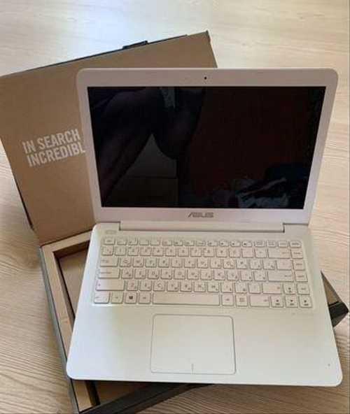 Ноутбук Asus e402sa как новый