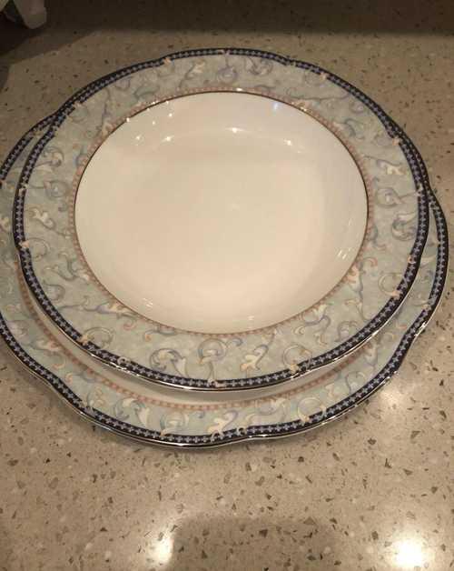 Набор фарфоровых тарелок