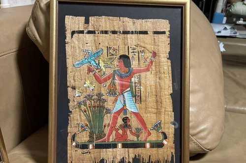 Египетский папирус в раме под стеклом