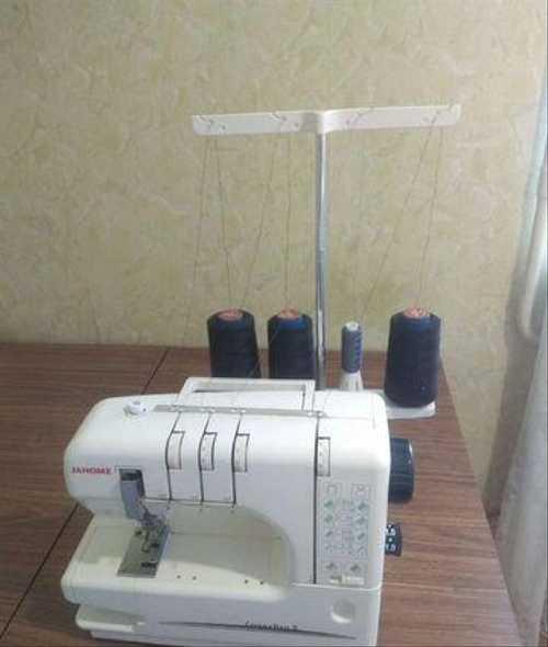 Распошивальная швейная машина бу Janome