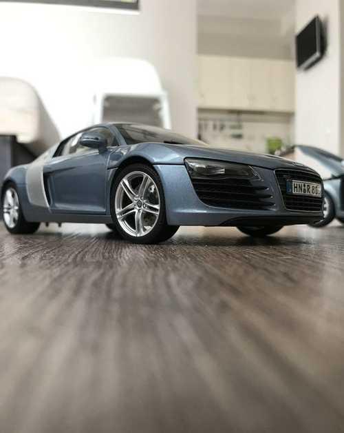 Коллекционная модель audi R8 1/18 Kyosho