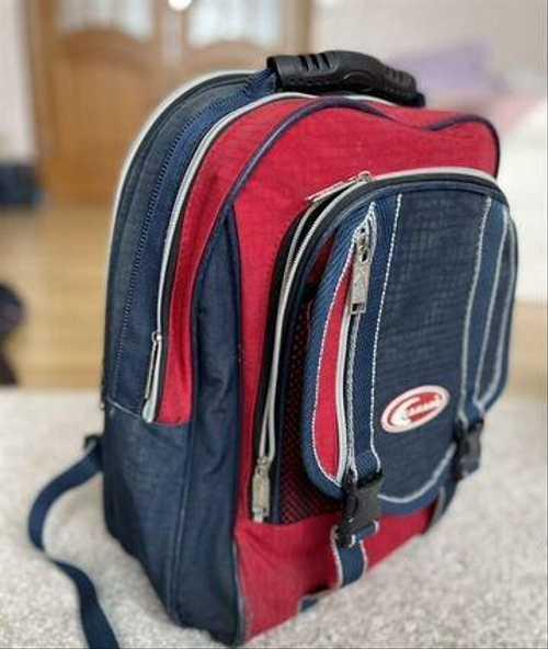 Отдам бесплатно школьный рюкзак портфель