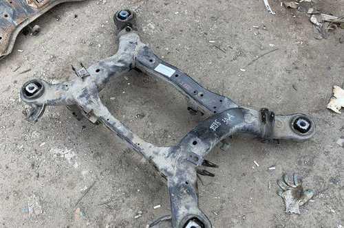Подрамник задний Jeep Grand Cherokee 4 WK2 3.0