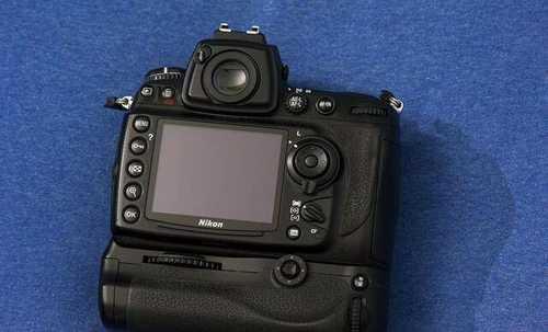 Фотоаппарат Nikon D700 + MB-D10