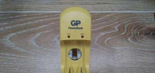 Зарядное устройство GP PowerBank S350 4 x AA / AAA